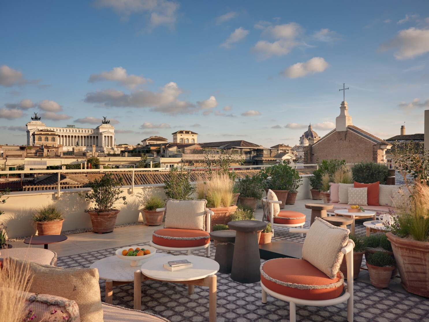Italy's hotel sector attracts €1 billion in investments in Q1-Q3 - Real ...