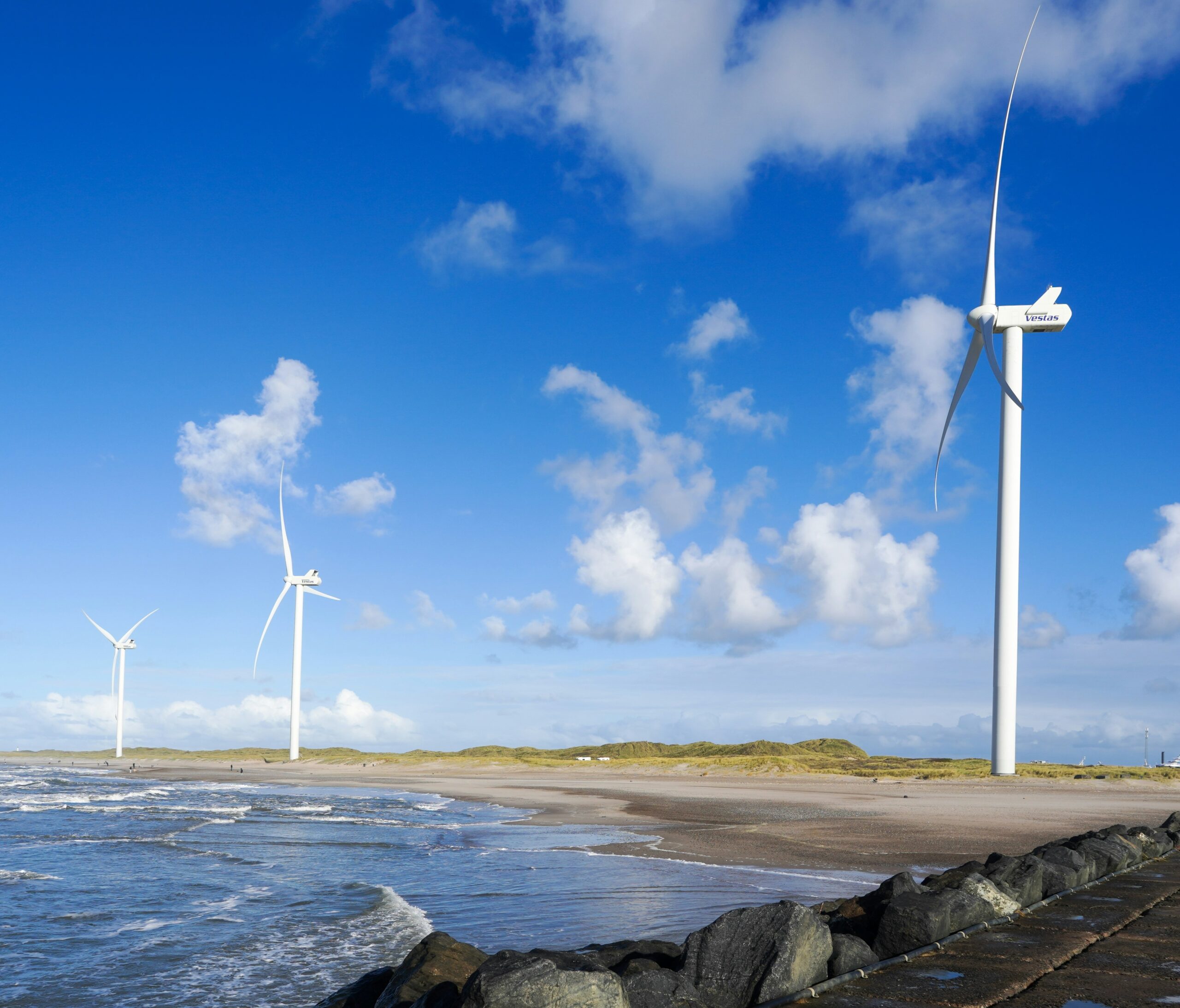 AIP raises €2bn first close for fifth energy infrastructure fund - Real ...