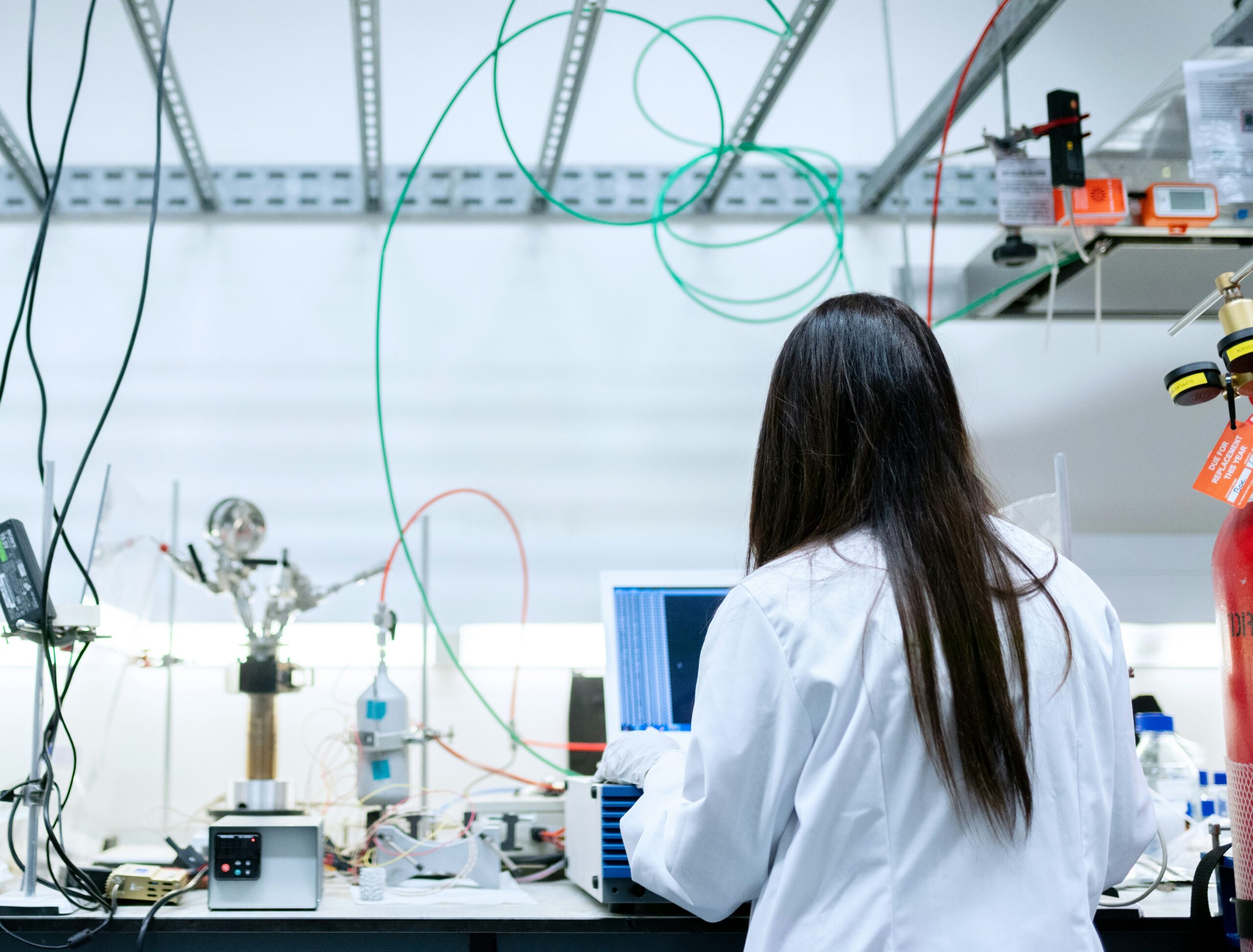 Knight Frank: UK life sciences firms jump 22% as lab property market ...